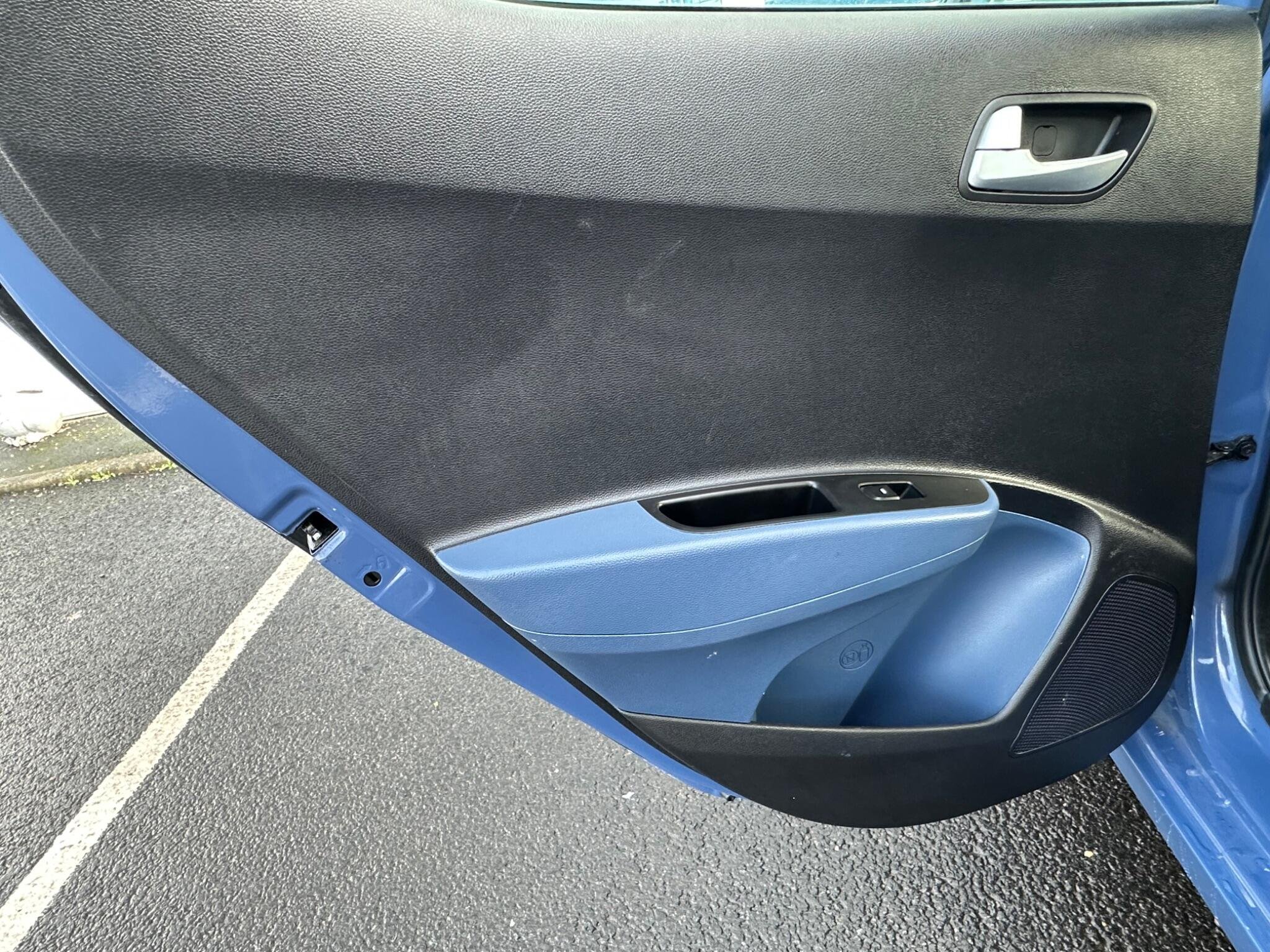 Used 2015 Hyundai i10 1.2 Premium Auto Euro 6 5dr for sale in Surbiton ...